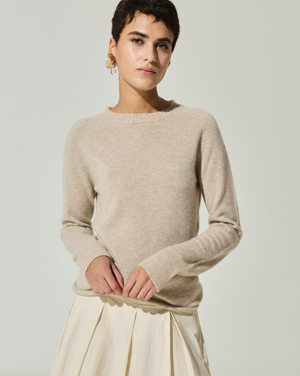 ROUND NECK LIGHT CASHMERE BEIGE – SCAGLIONE